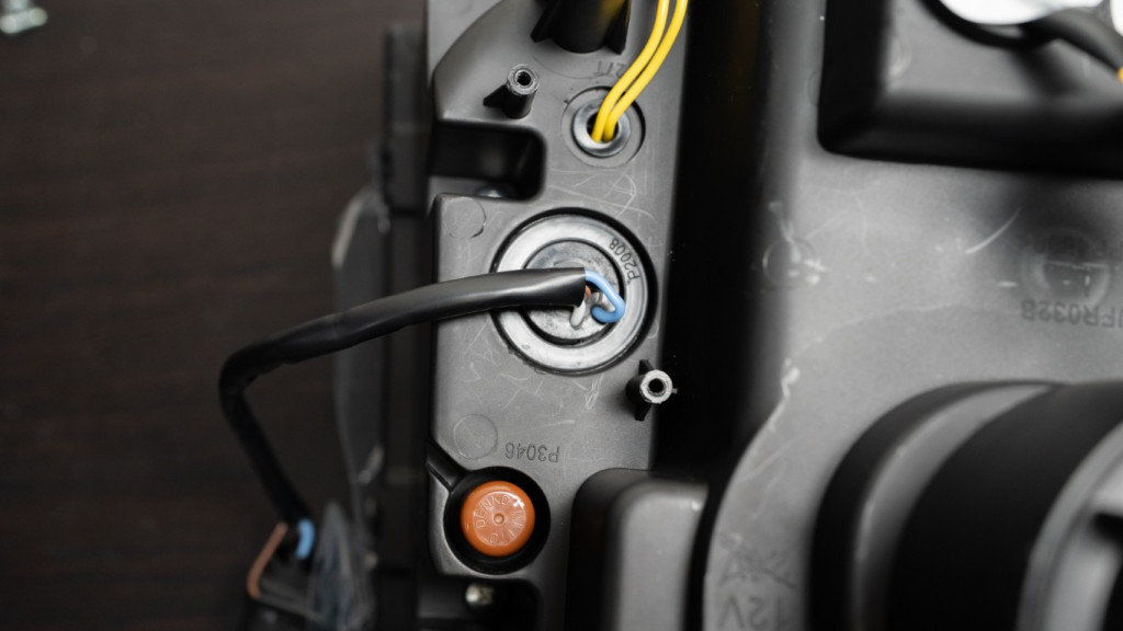 How to Switch DRL from white to amber on 92-96 Ford F-Series/Bronco ...